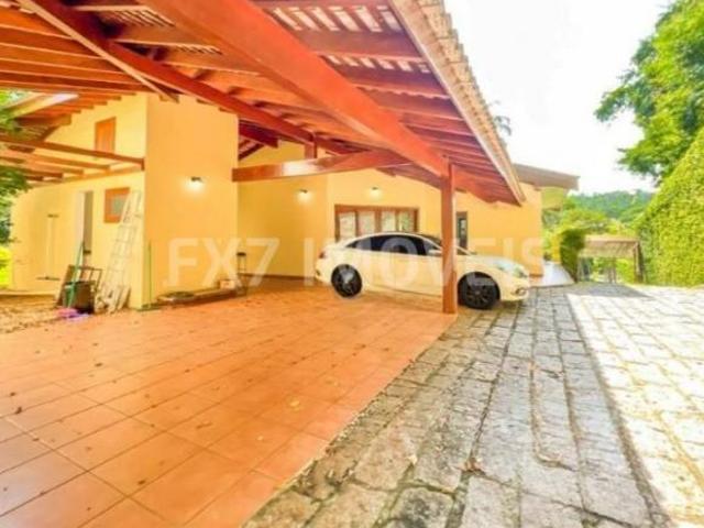 Casa a venda no Parque Botânico em Sousas com 3 suites