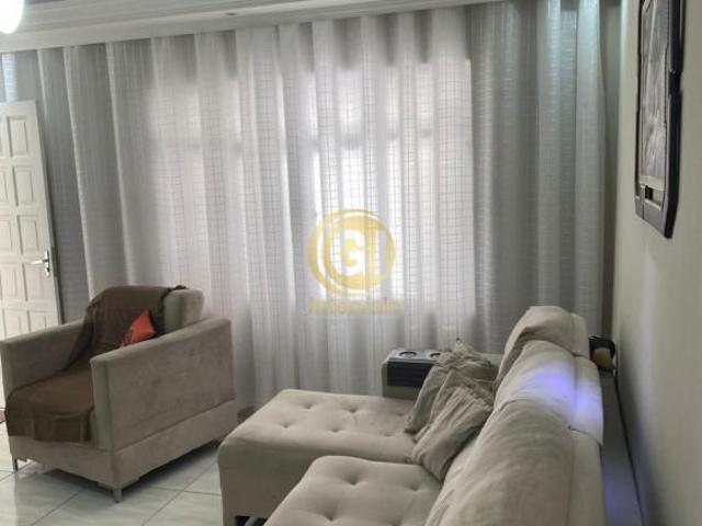 Casa à venda no Parque Brasil em Jacareí SP: 2 quartos, 1 suíte, 3 banheiros, 2 vagas, 157,51m². Con