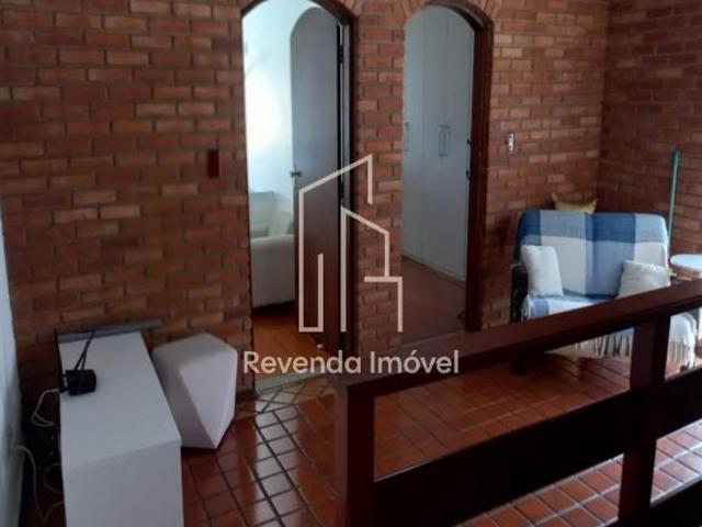 Casa à venda no Parque Cruzeiro do Sul com 203m² 3 dormitórios 1 suíte 2 banheiros 5 vagas