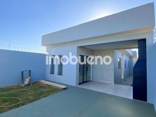 Casa à Venda no Parque da Colina, 3 quartos sendo 1 suíte 32m²