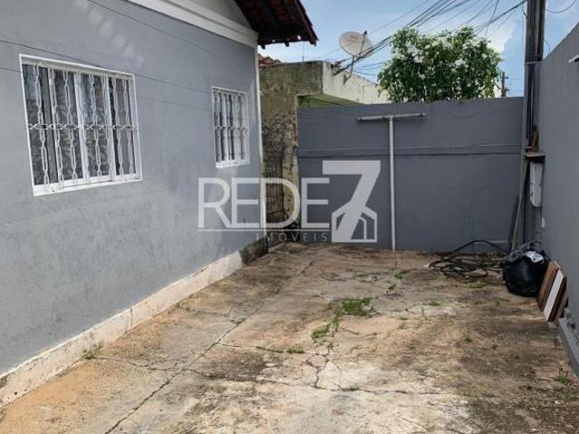 Casa à Venda no Parque da Figueira em Campinas: 3 Quartos, 2 Banheiros, 2 Vagas de Garagem 134 m²