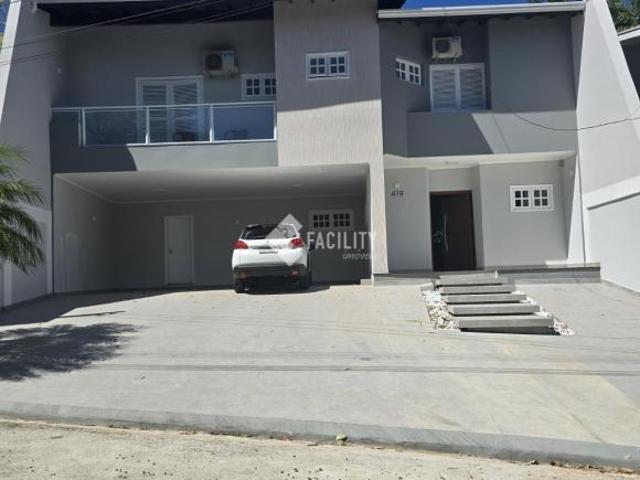 Casa a venda no Parque da Hípica, com 325 m² de áre útil