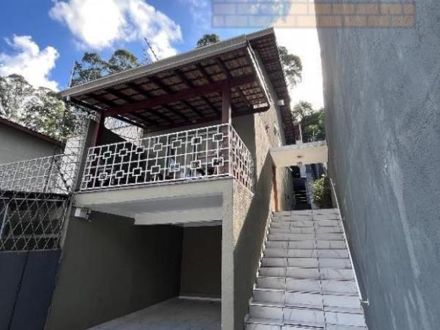 Casa à venda no Parque das Cigarreiras, Taboão da Serra SP: 3 quartos, 1 suíte, 2 salas, 3 banheiros