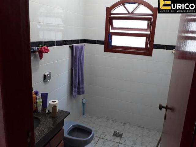 Casa à venda no PARQUE DAS COLINAS em Valinhos/SP