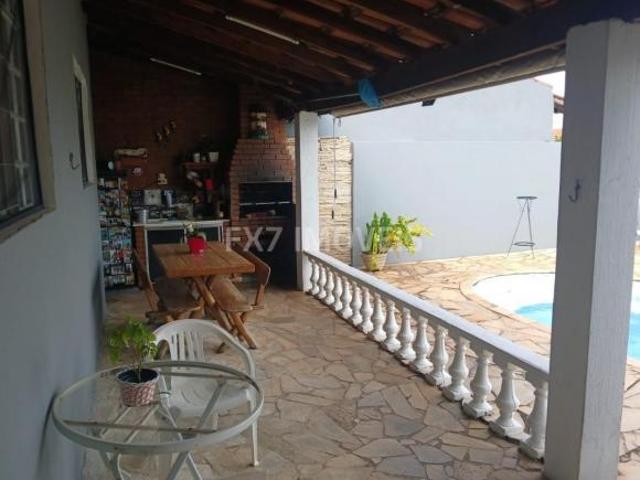 Casa a venda no Parque Jambeiro com piscina e 3 Quartos sendo 1 Suíte