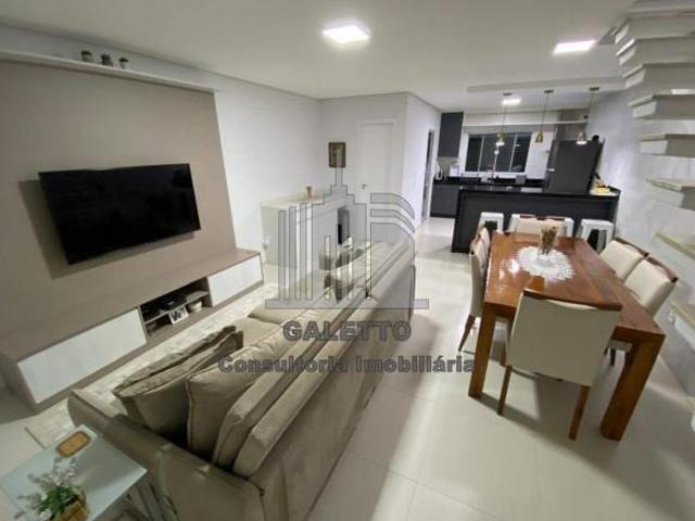 Casa à venda no Parque Jambeiro 3 quartos sendo 1 suíte e 3 Garagens!