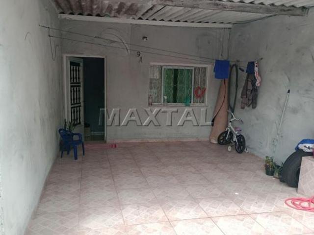 Casa à venda no Parque Peruche. Com 1 quarto, sala, cozinha, lavanderia, edícula e 1 vaga