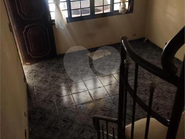 Casa à venda no Parque Piratiningua com 3 quartos e 2 vagas