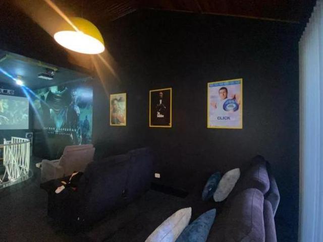 Casa à Venda no Parque Renato Maia em Guarulhos com 3 Suítes e cinema