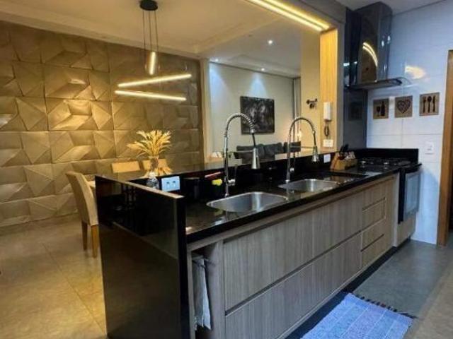 Casa à venda no Parque Universitário em Americana com 3 quartos 1 suíte e 2 vagas de garagem