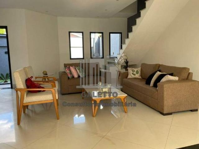 Casa à venda no Parque Via Norte em Campinas com 4 quartos, 3 suítes e 4 vagas de garagens