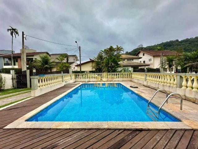 Casa à Venda no Pernambuco II em Guarujá | Alfa Imóveis Guarujá