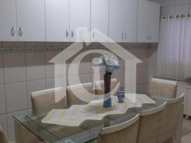 Casa à venda no Piraporinha com 204 m², 3 dormitórios, suíte e 4 vagas de garagem