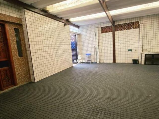 Casa à venda no Piratininga em Santos