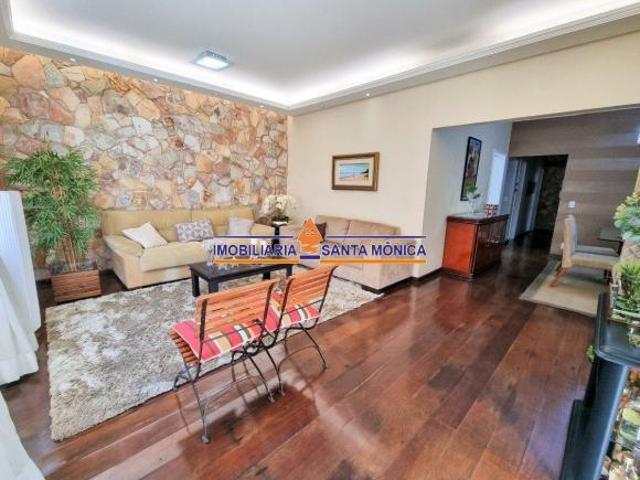 Casa à venda no Planalto