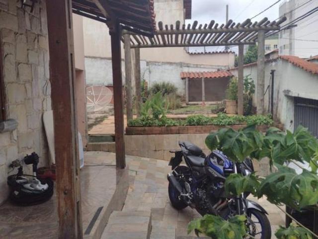 Casa à venda no Planalto