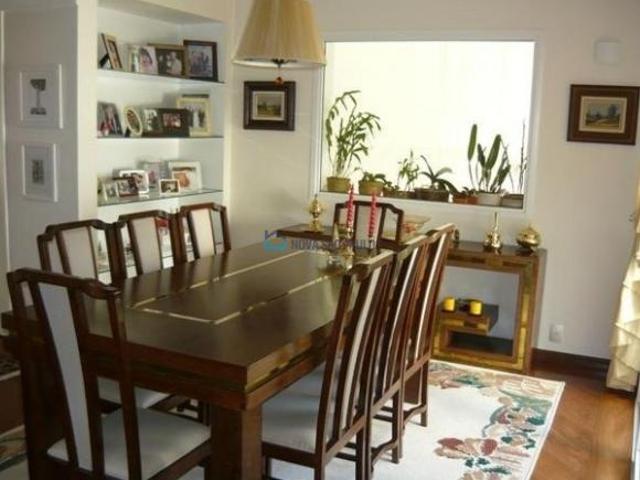 Casa à venda no Planalto Paulista 9 x 34, reformado, junto à Moema, 3 dormitório
