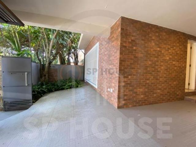 Casa à venda no Planalto Paulista com 3 quartos, 3 suítes, 2 vagas, 208m²
