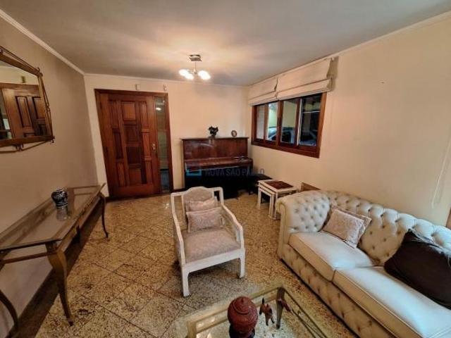 Casa a Venda no Planalto Paulista com 5 Dormitórios ! Aceita Permuta !
