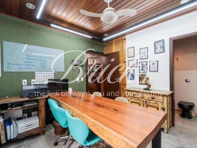 Casa a venda no Planalto Paulista/ Casa charmosa e contemporânea