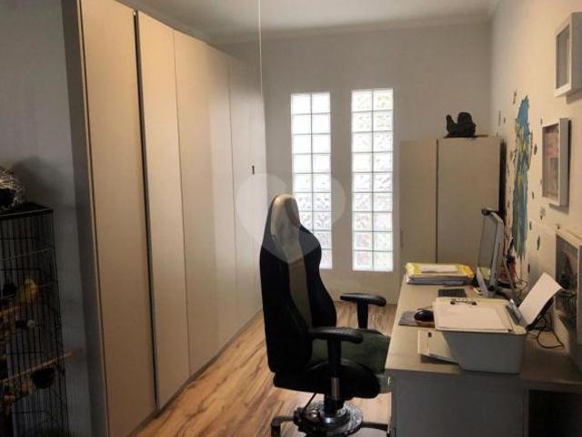 Casa à venda com 3 quartos, sendo 2 suítes, no condomínio Aruã, Mogi das Cruzes