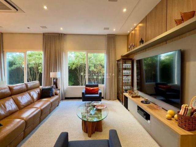 Casa à venda no Quinta do Golfe Residencial, recém reformada, 4 dormitórios