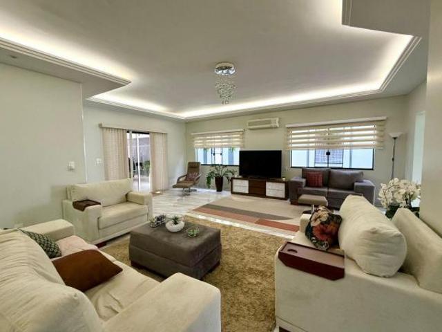 CASA À VENDA NO QUINTAS DO TREVO | 3 QUARTOS | PISCINA AQUECIDA | ACEITA PERMUTA | TORORÓ