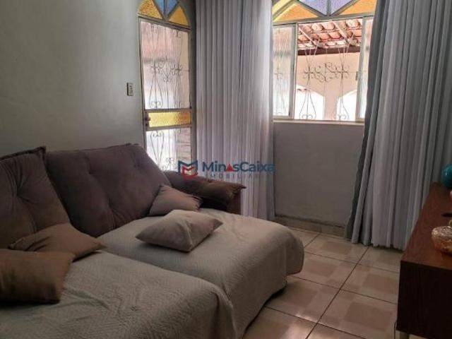 CASA A VENDA NO QUITANDINHA COM 3 UNIDADES TOTAL DE 5 QUARTOS E 3 BANHEIROS!