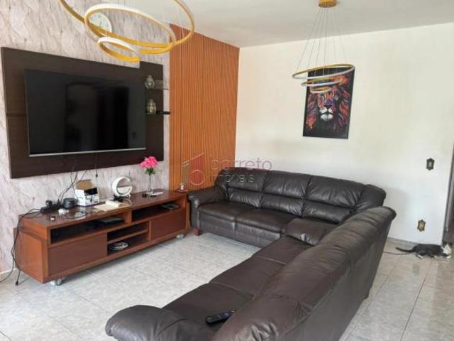 CASA À VENDA NO RECANTO QUARTO CENTENÁRIO EM JUNDIAÍ/SP