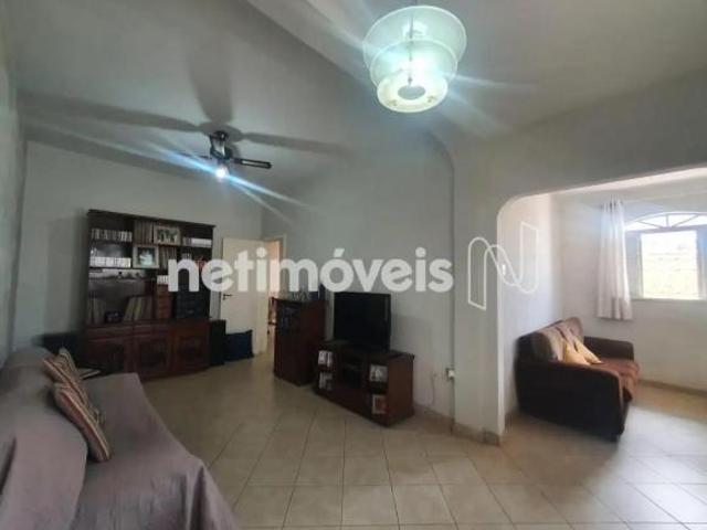 Casa à Venda no Renascença – clara, arejada e com habite se