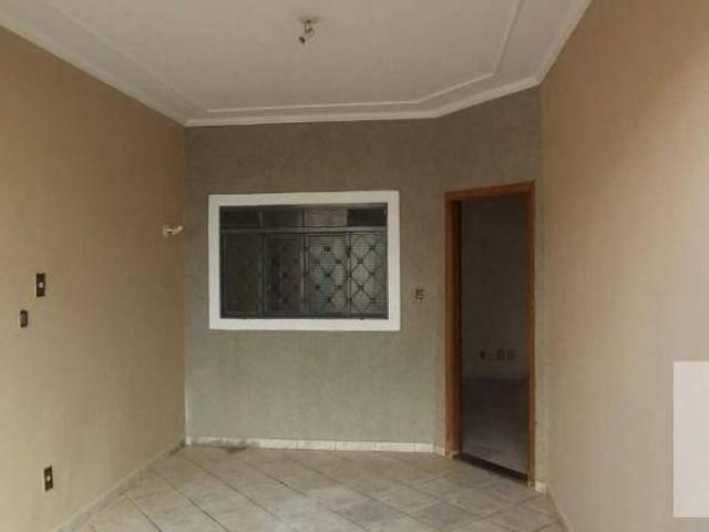 Casa à venda no Res Gabriela com 2 dormitórios e 1 vaga de garagem / Próximo ao escola Salgado Bueno