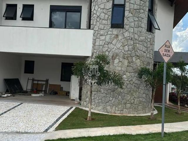 CASA À VENDA NO RESERVA ERMIDA 4 DOMIRTÓRIOS, PISCINA E VISTA PARA A SERRA DO JAPI