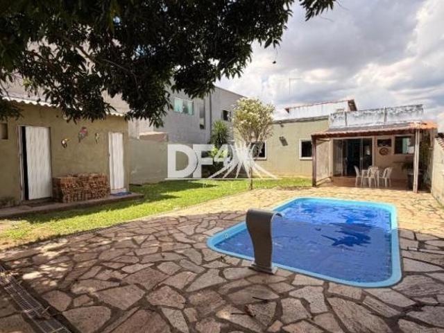 Casa à venda no Residencial Canto do Sabiá em Vicente Pires