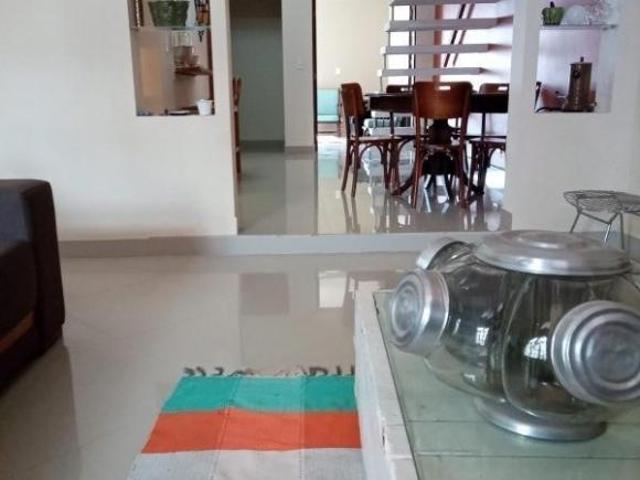 Casa a venda no Residencial Algarve em Mogi das Cruzes