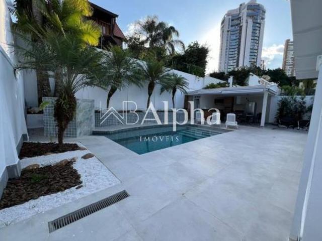 Casa à venda no Residencial Alphaville 1 em Barueri SP