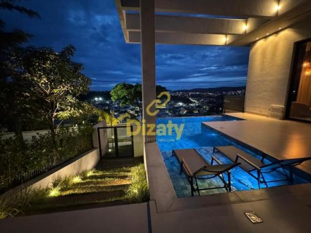CASA A VENDA NO RESIDENCIAL DA VINCI COM 4 QUARTOS, SENDO 3 SUÍTES