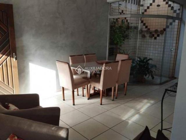 Casa à venda no Residencial Estoril em Taubaté