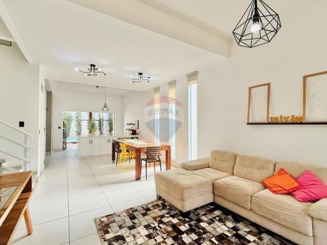 Casa à venda no Residencial Flores 3 dormitórios, suíte, escritório e lazer com piscina em Vossoroca