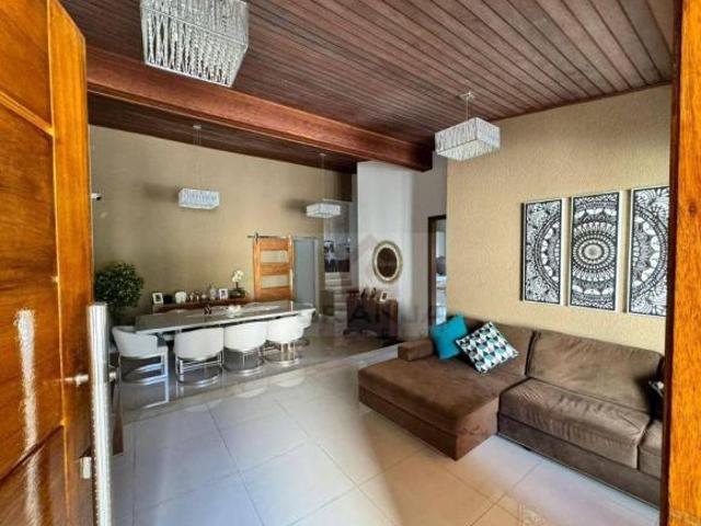 Casa à venda no Residencial Jardim das Flores – Granja Viana | 190 m² | Piscina | R$ 1.390.000