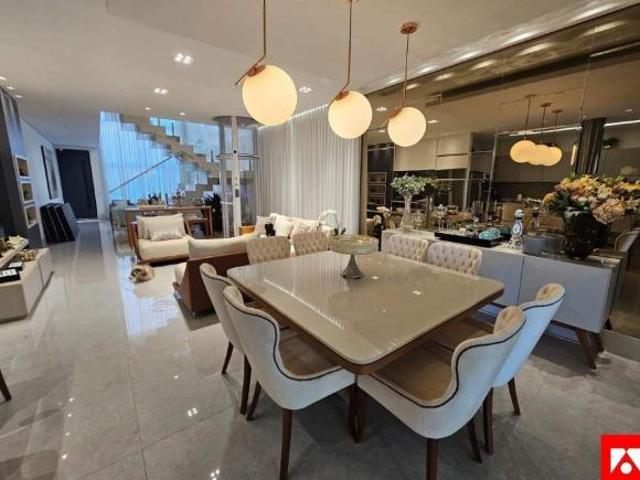 Casa à venda no Residencial Jardim Firenze, Santa Bárbara d&apos Oeste com 4 quartos 2 suítes e 4 vagas
