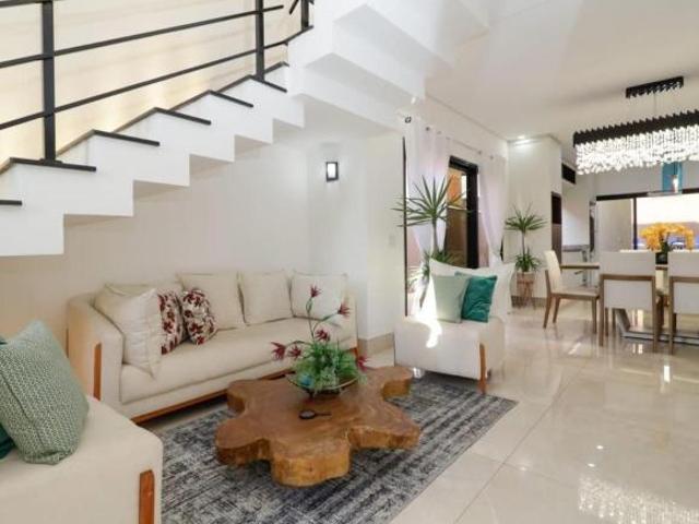 Casa à Venda no Residencial Mac Knight, 4 Dorms, 3 Suítes, 254m²