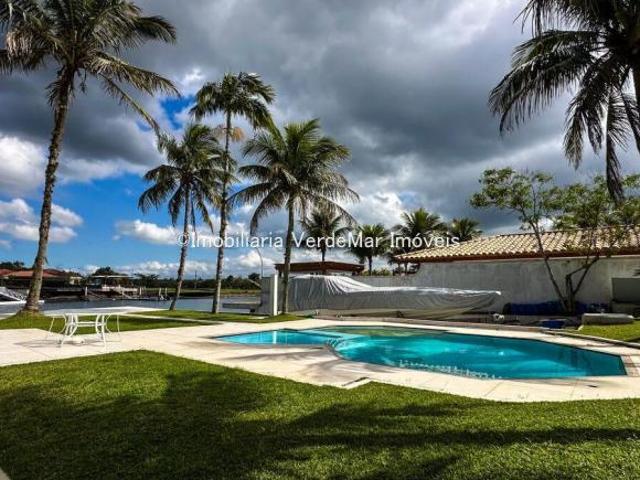 Casa à venda no Residencial Marina Guarujá no canal de Bertioga