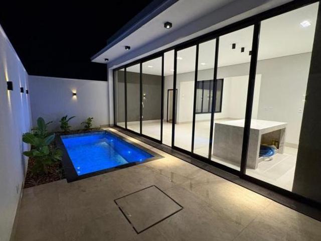 Casa à venda no Residencial Reserva Novo Mundo Uberlândia MG