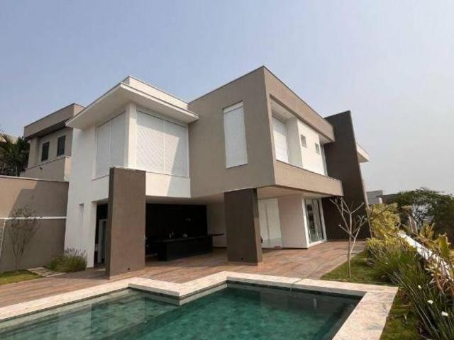 Casa à venda no Residencial Tamboré 10
