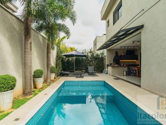 Casa à venda no Residencial Tamboré 11