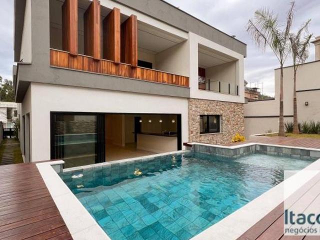 Casa à venda no Residencial Tamboré 11