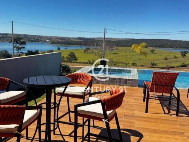 Casa à venda no Riviera Santa Cristina II em Itai/SP