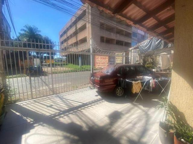 Casa à venda no Riacho Fundo I com 3 quartos, garagem para 2 carros e excelente localização