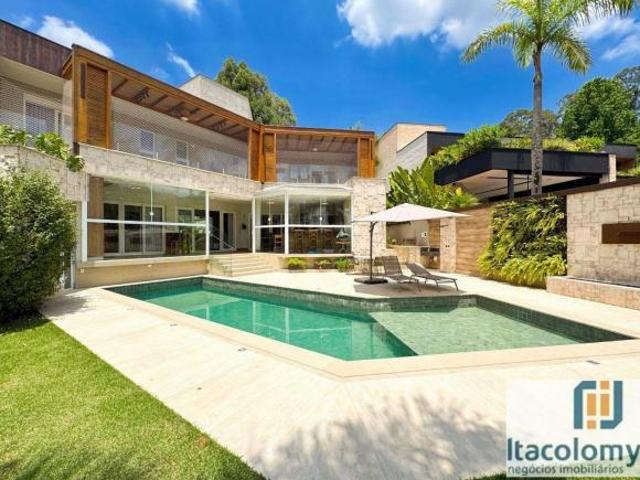 Casa à venda no Tamboré 01