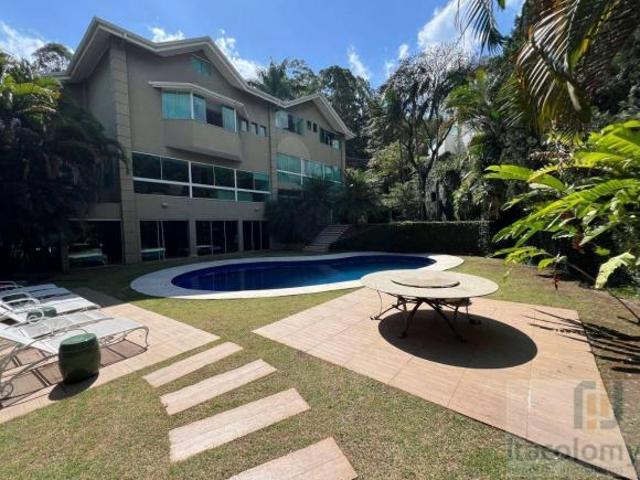Casa à venda no Tamboré 01